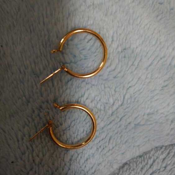 田中貴金属の18金買取価格相場｜買取するならいつがおすすめか流れ・手数料についても解説 - ウリドキ